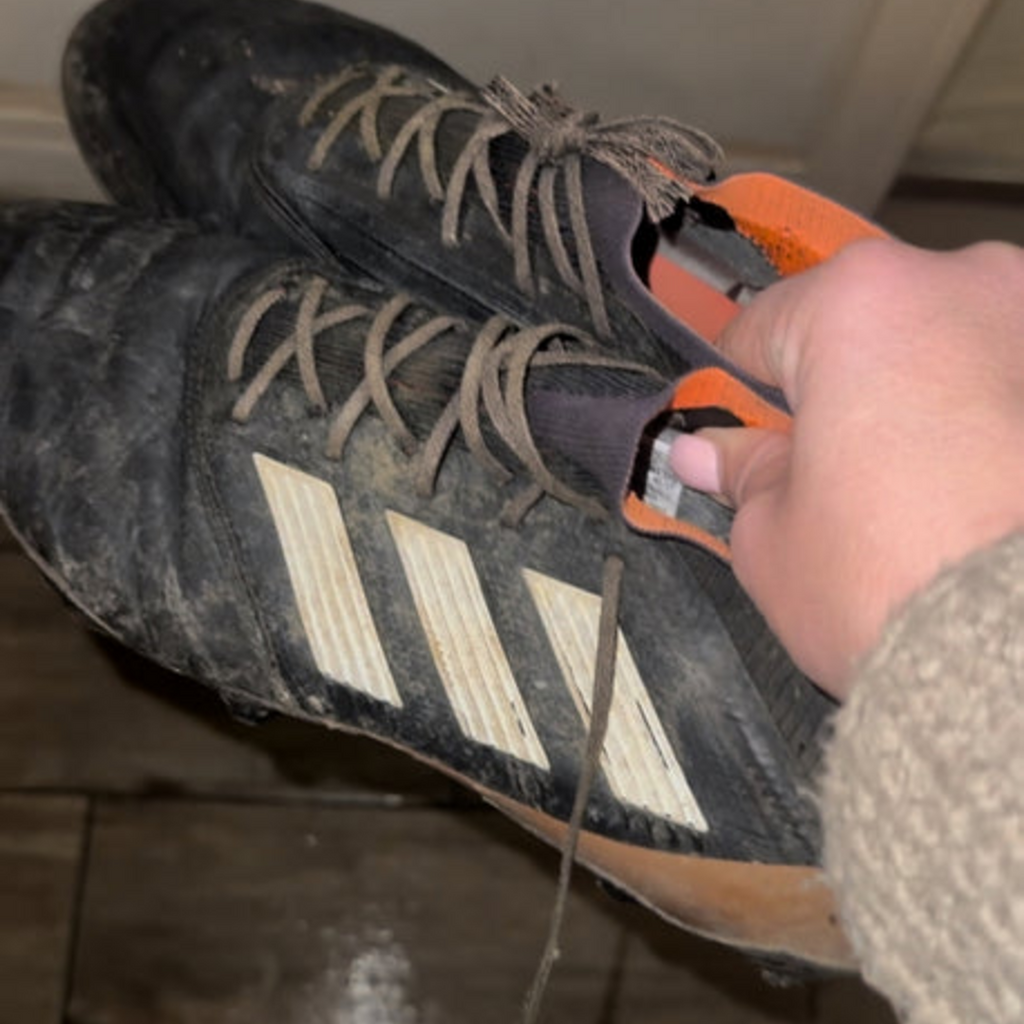Is there a solution to smelly football or rugby boots? – Laceeze