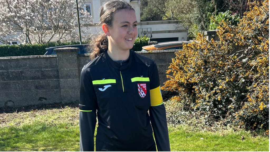 How to become a youth football referee: earn money & build skills from ...